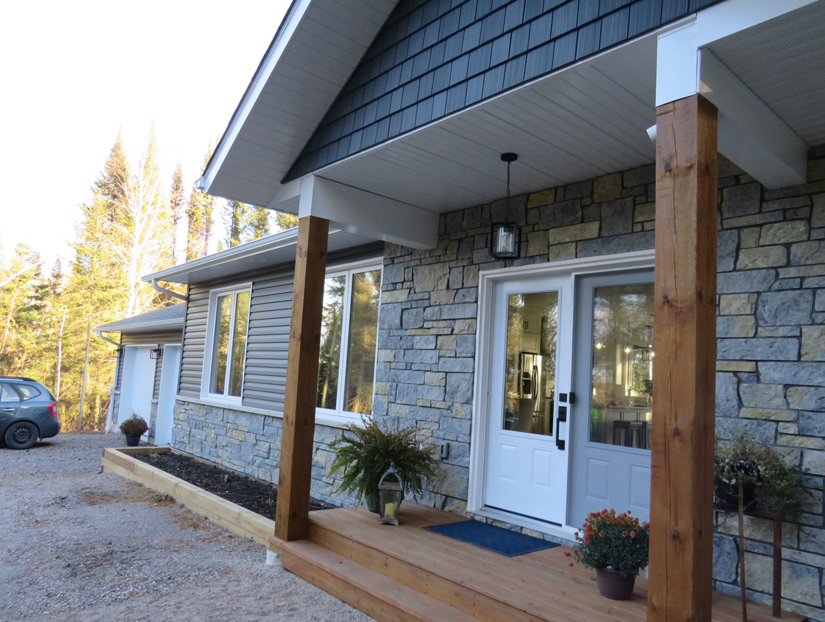 Weatheredge Limestone Bed Face - Thin Veneer - Split Face Sawn Height